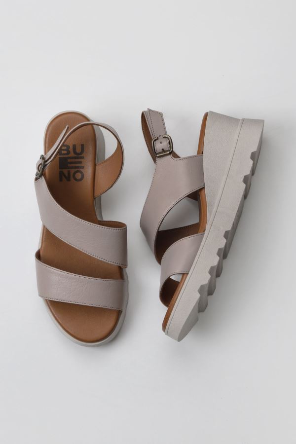 YEŞİL DERİ KADIN DOLGU TOPUKLU SANDALET | Bueno Shoes