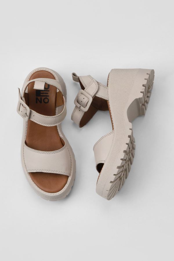 SİYAH DERİ KADIN DOLGU TOPUKLU SANDALET | Bueno Shoes